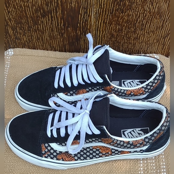 Vans | Shoes | Vans Tiger Floral Old Skool Blackwhite Skate Shoes Suede ...